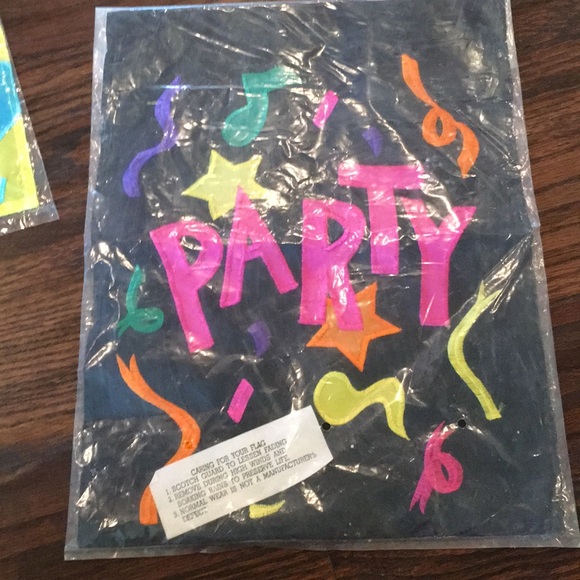 CBK LTD | Party Supplies | Set Of 2 Hand Crafted Gardenyard Party Flags ...